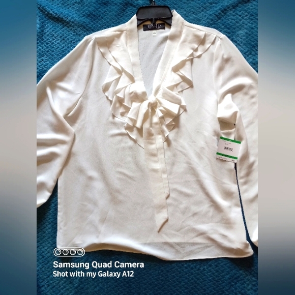 Kasper | Tops | White Ruffleneck Blouse | Poshmark